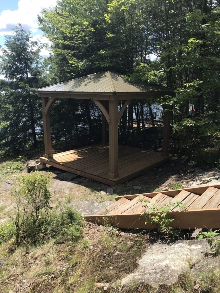 Pinewood Manor - Kennisis Cottage Rentals Inc.